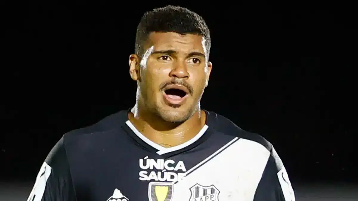 Como fica a situação de Jeh? Atacante da Ponte Preta volta aos treinos ...